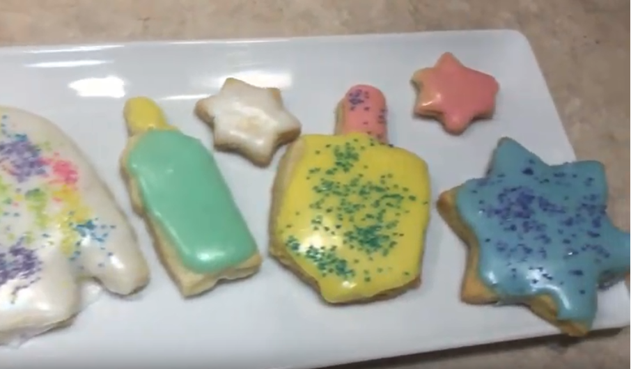 Shayna’s Hanukkah Cookies Will Brighten Your Holiday – The Round Table